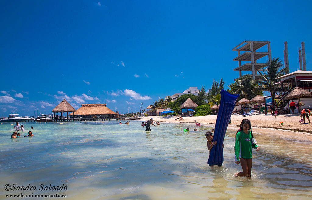 Playa Las Perlas es una hermosa playa pública en Cancún